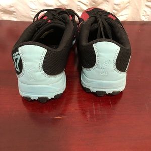 Invo | Shoes | Invo Terraclaw 25 Sneakers | Poshmark